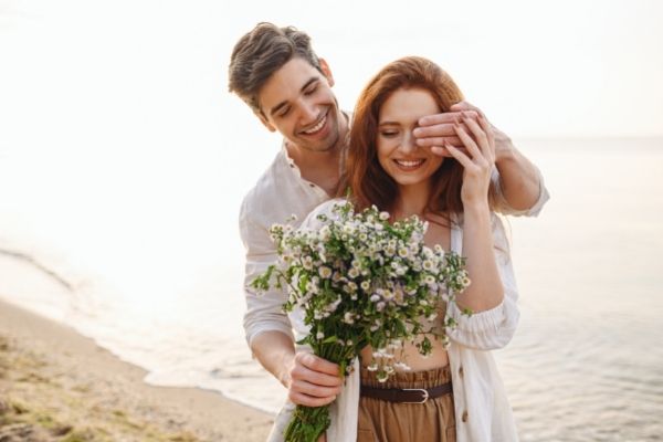 25 Perfect Messages To Write On A Flower Card For The Girl You Like 